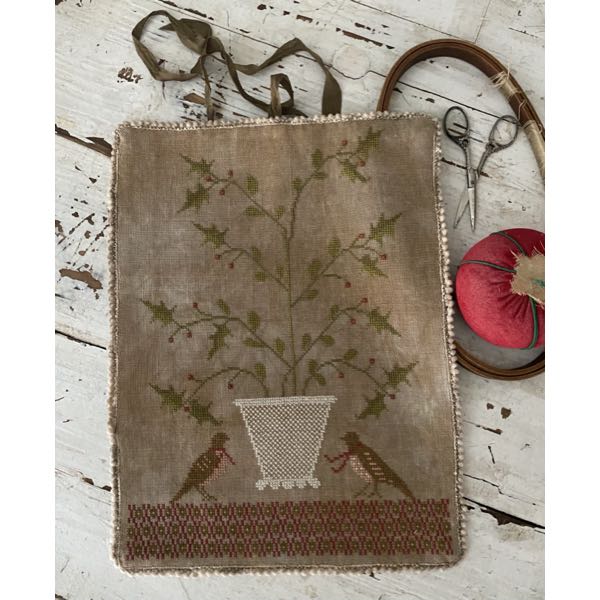 Stacy Nash Primitives | Holly Basket Sewing Roll @ The Patchwork Rabbit